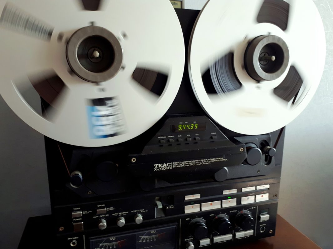 Open Reel to Reel recorder vs. Cassette Tape recorder | 世路少知音